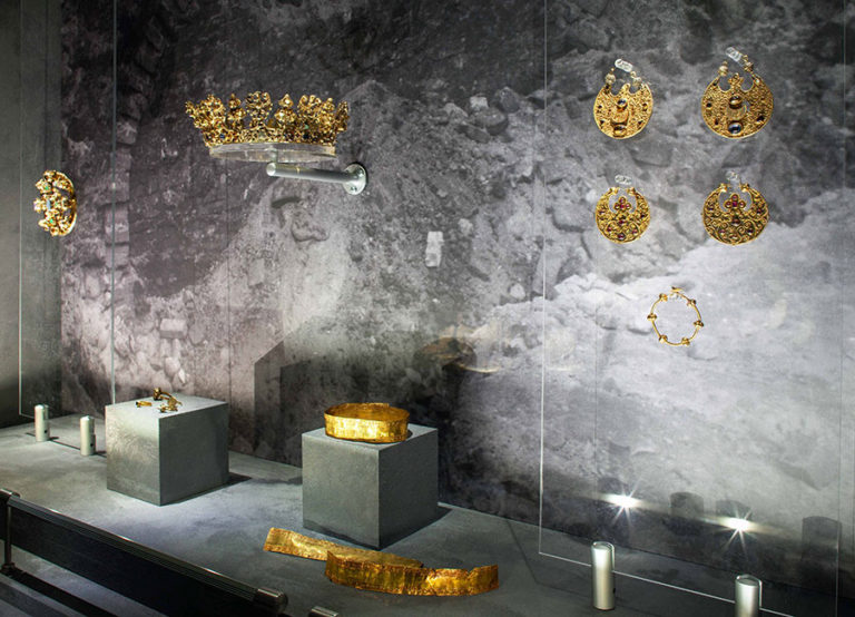 Skarb Średzki. Trzydziesta piąta rocznica niezwykłego odkrycia - Muzeum ...